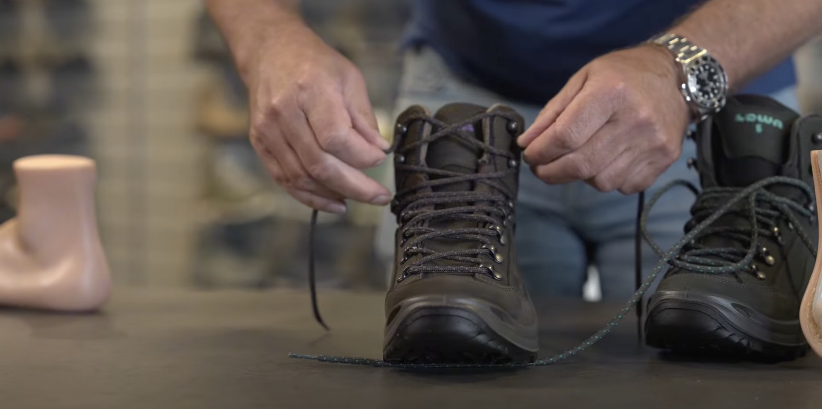 Hoe strik ik mijn wandelschoenen? Dit is de beste manier voor jou